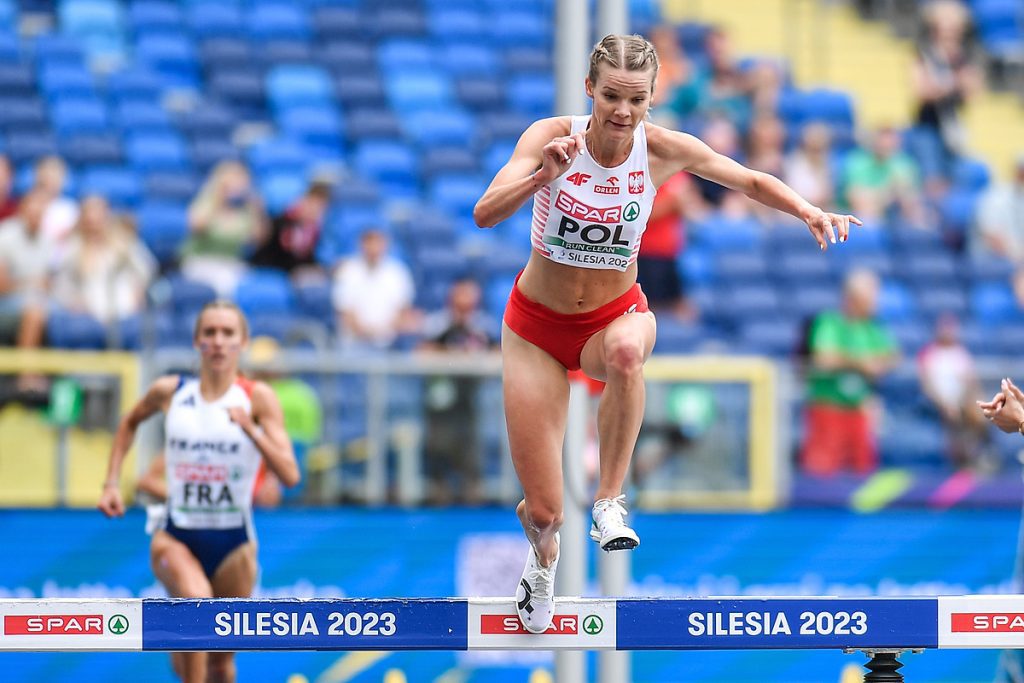 Alicja Konieczek wygrała bieg na 3000 metrów z przeszkodami w dywizji I na Igrzyskach ...